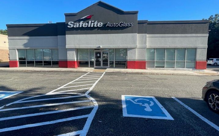 11251 HULL STREET RD Midlothian VA 23112-3001 APN: 743683866600000 ...