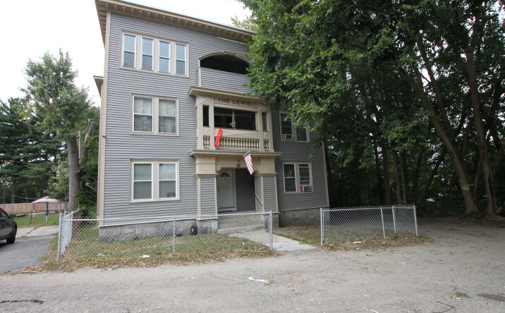 42 LEWIS ST Worcester MA 01610-1700 APN: WORC M:07 B:032 L:00032 ...