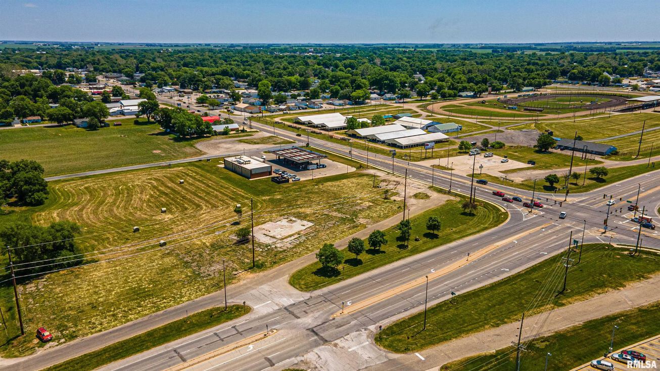 1020 N Postville Drive, Lincoln, IL 62656 | Crexi.com