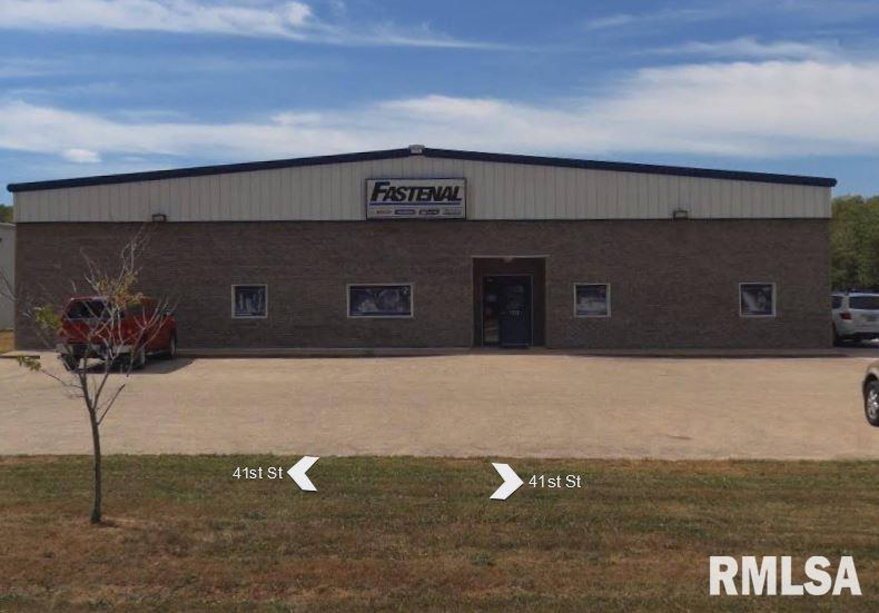 4751 41ST ST Moline IL 61265-7580 APN: 1715215004 | Crexi.com