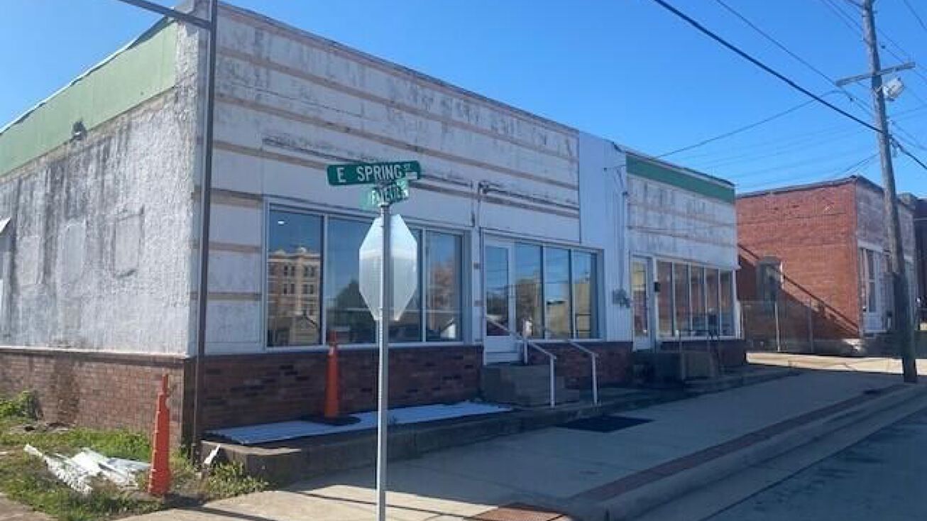 213-215 E Spring St, Neosho, MO 64850 | Crexi.com