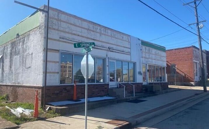 213-215 E Spring St, Neosho, MO 64850 | Crexi.com