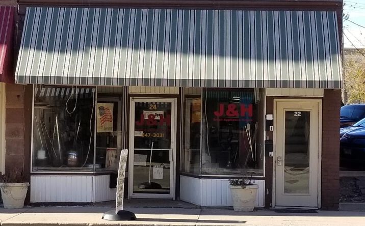 24 S MAIN Street, Canton, IL 61520 | Crexi.com