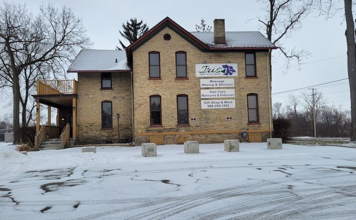 Kenneth Kujawa - CENTURY 21 Signature Realty | Crexi