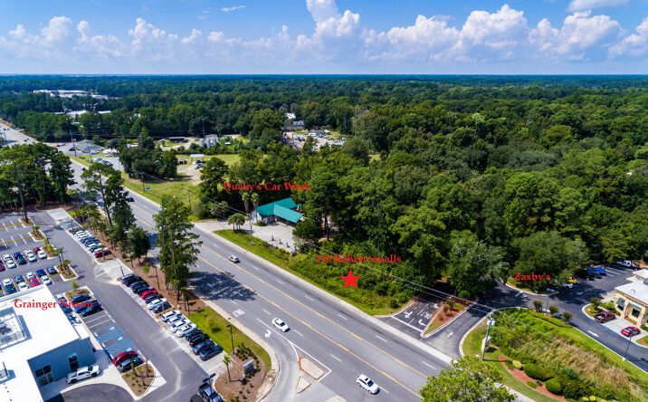 220 ROBERT SMALLS PKWY Beaufort SC 29906-4213 APN: R122 029 000 0224 ...