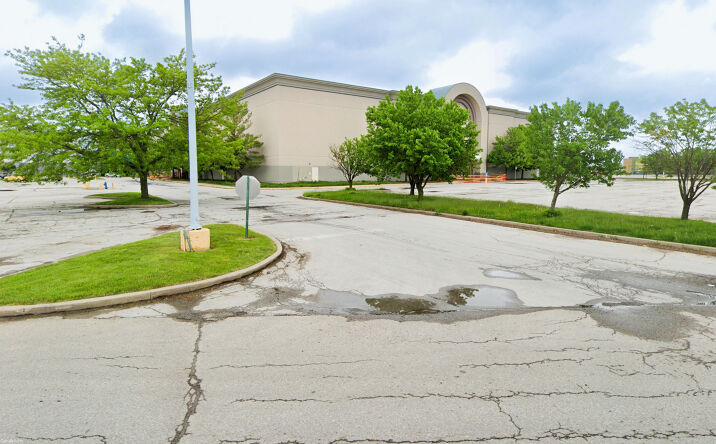 2060 Crossroads Blvd, Waterloo, IA 50702 | Crexi.com