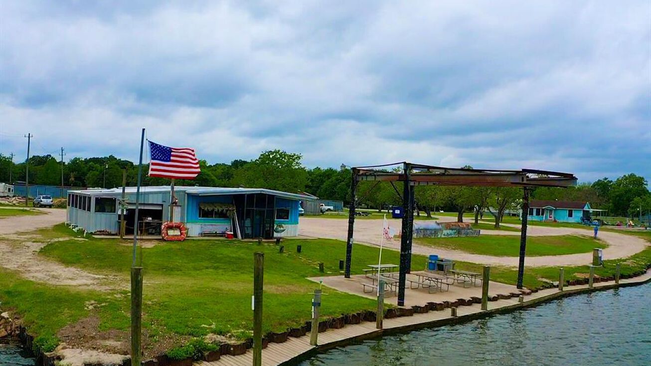 6811 County Rd 203, Liverpool, US 77577 | Crexi.com