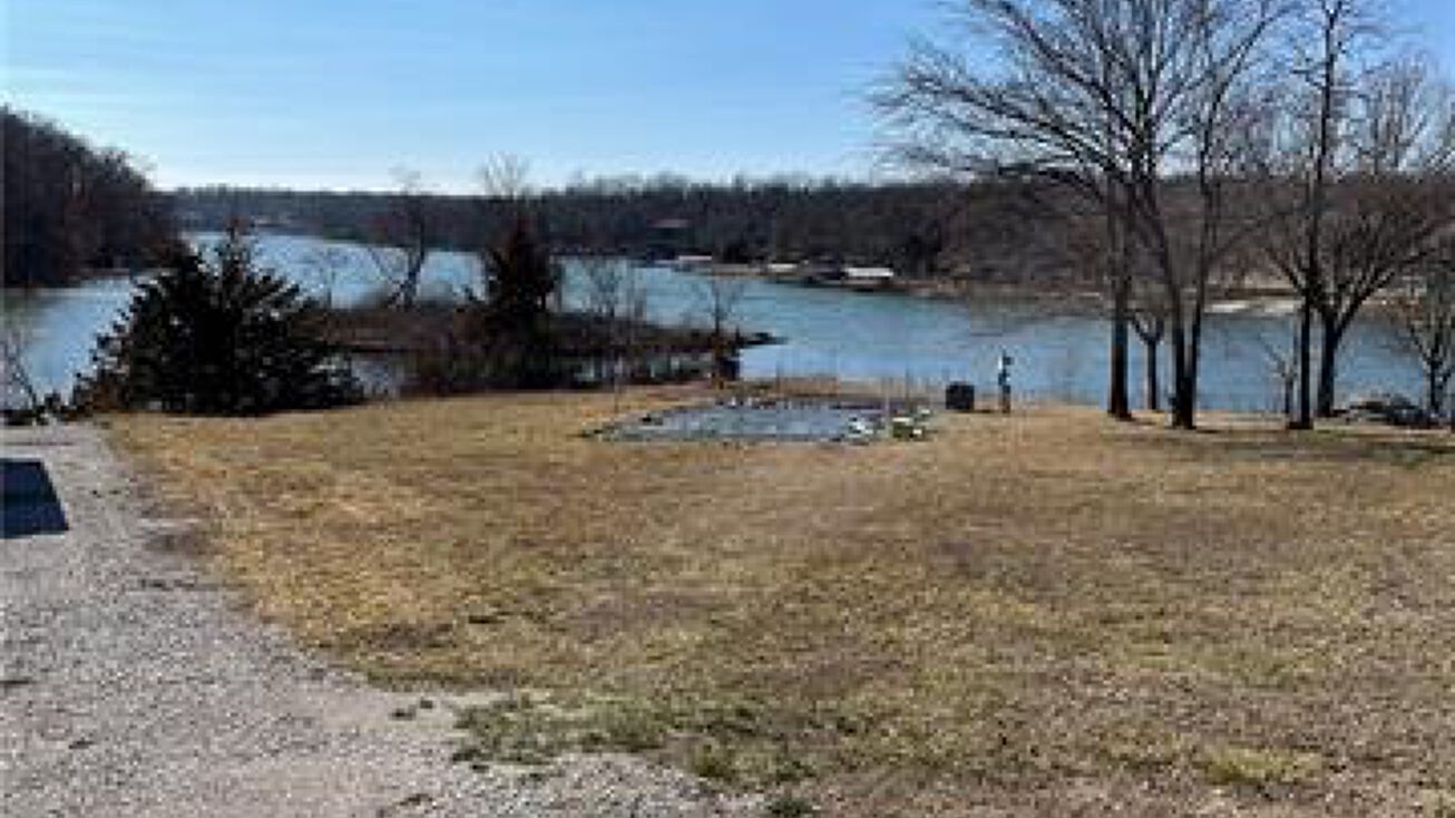 50 NE Lakeside Drive, Lacygne, KS 66040 | Crexi.com