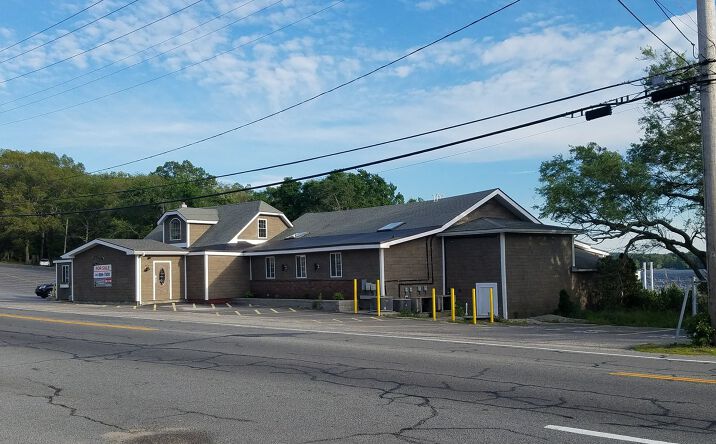 446 TIOGUE AVE Coventry RI 02816-5567 APN: COVE M:39 L:65 | Crexi.com