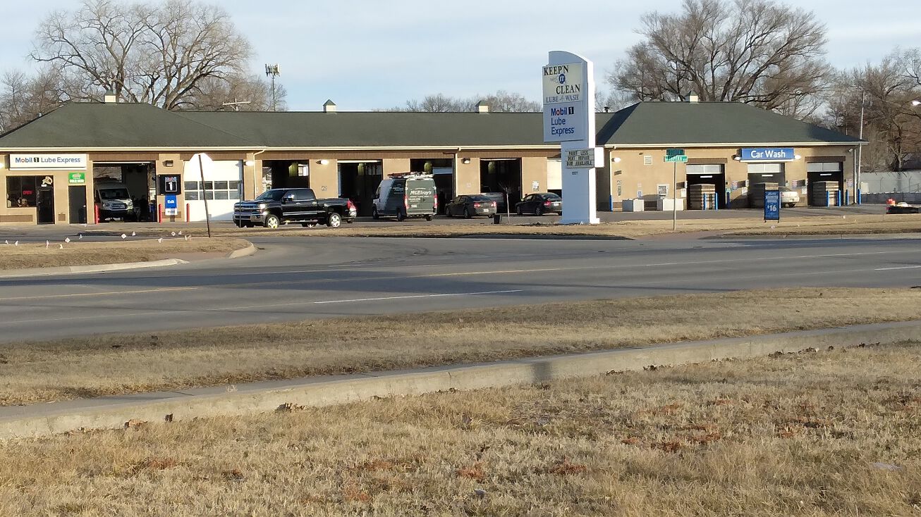 1928 NW Topeka Blvd, Topeka, KS 66608 | Crexi.com