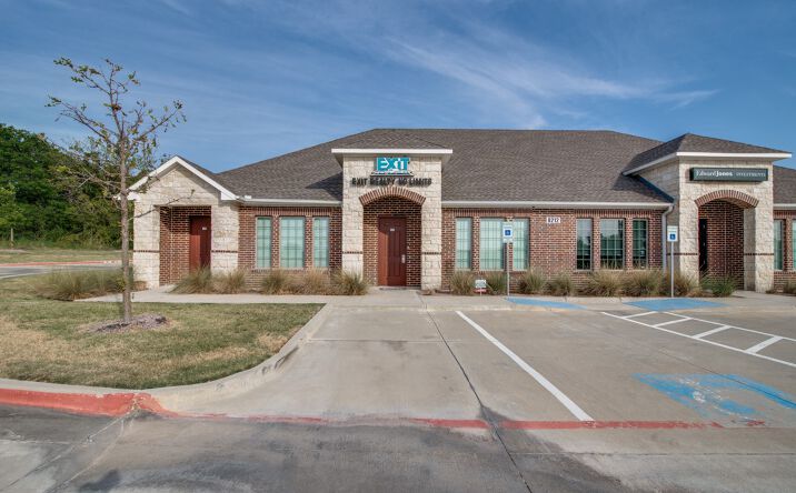 8212 LIBERTY GROVE RD Rowlett TX 75089 | Crexi.com