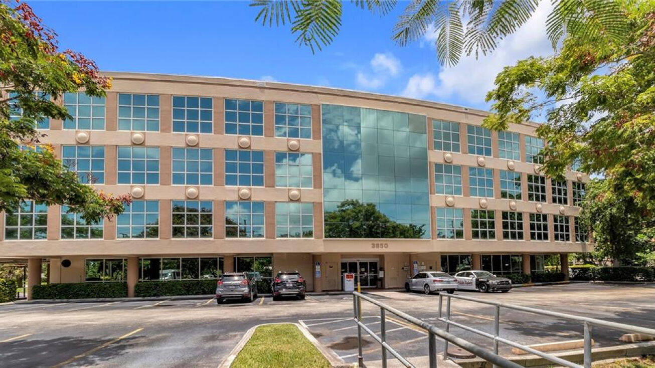 3850 Hollywood Boulevard, Hollywood, FL 33021 | Crexi.com