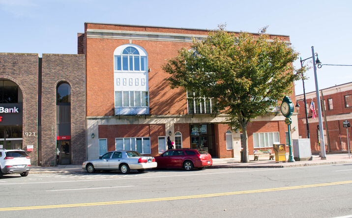 935 Main St, Manchester, CT 06040 | Crexi.com