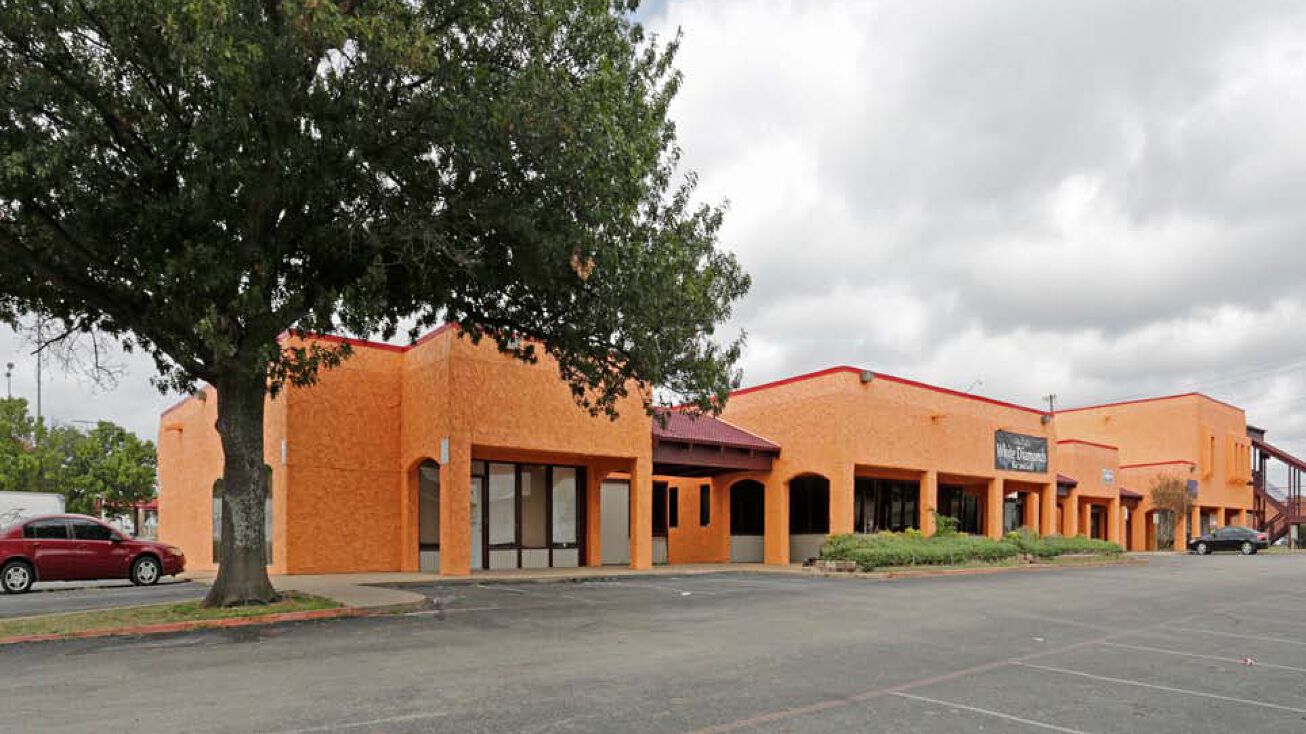 3906 W Camp Wisdom Rd, Dallas, TX 75237 | Crexi.com