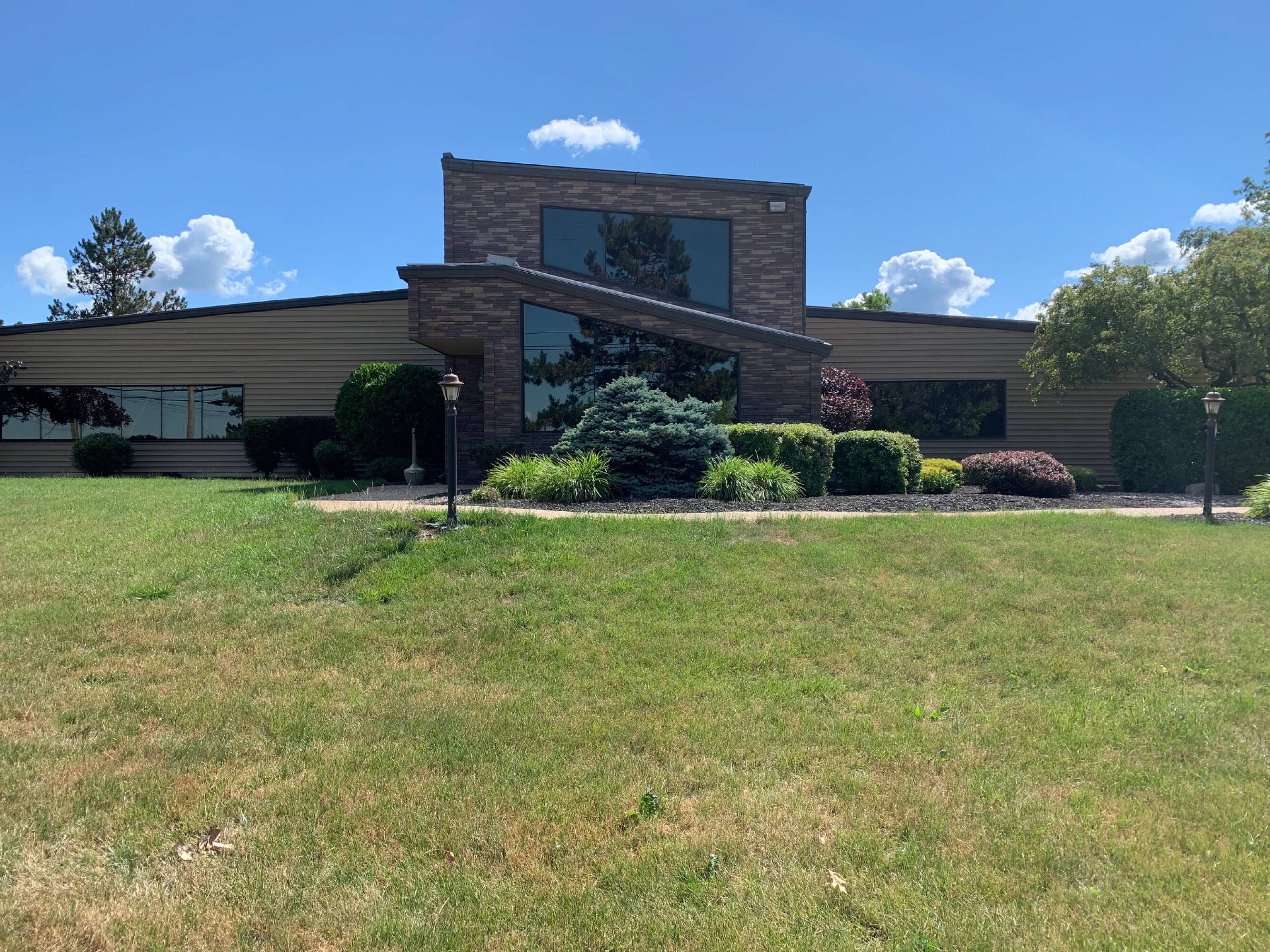 2741 TRANSIT RD Elma NY 14059-9045 APN: 136.03-1-21.21 | Crexi.com