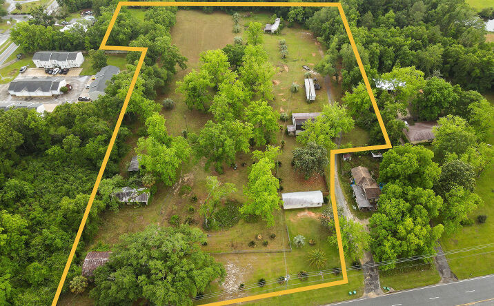 745 MYRICK LN Chipley FL 32428 APN: 00000000-00-2010-0000 | Crexi.com