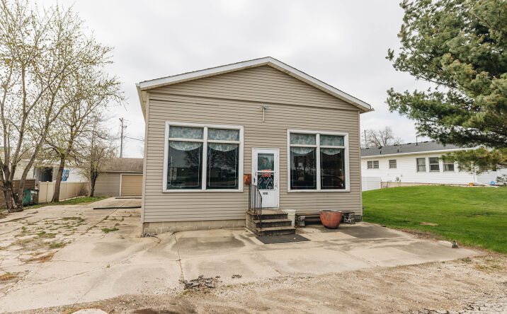 501 W 4th St, Waterloo, IA 50701 - Office Property for Sale - 501-505 W ...