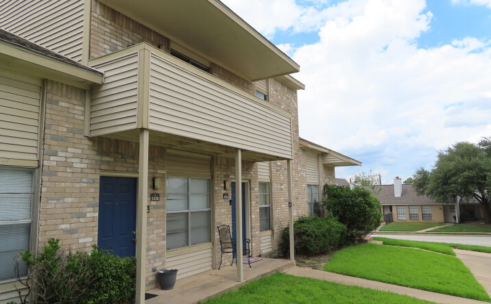 902-930 Spring Loop & 707 -717 Wellesley Court, College Station, TX ...