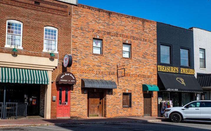 106 COLLEGE ST S Madisonville TN 37354 | Crexi.com