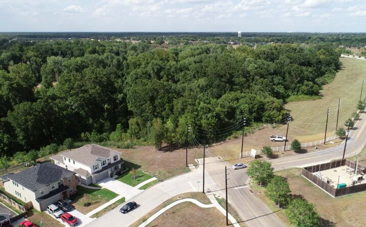 5323 RIVERWOOD DR Richmond TX 77469 APN: R193255 | Crexi.com