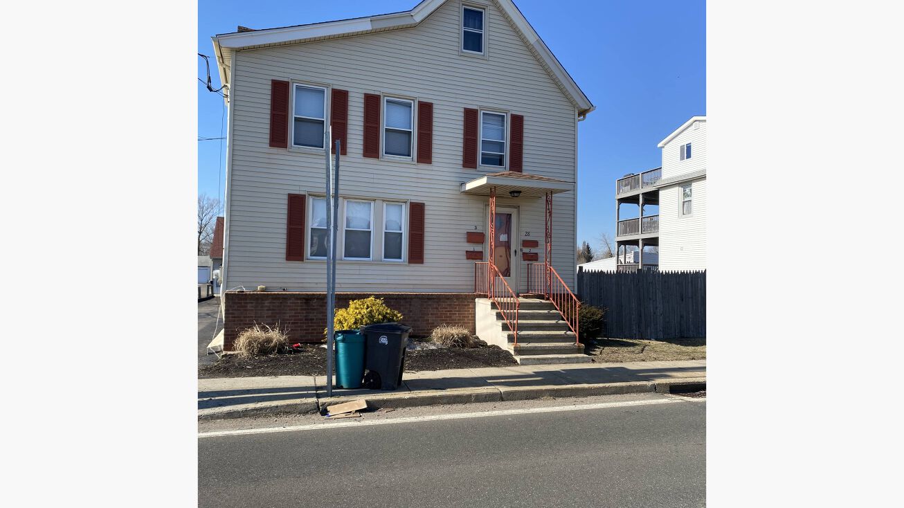 28 Hemingway Ave, East Haven, CT 06512 | Crexi.com
