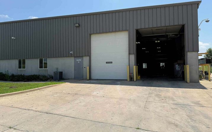 755 64th Ave Ct SW, Cedar Rapids, IA 52404 | Crexi.com