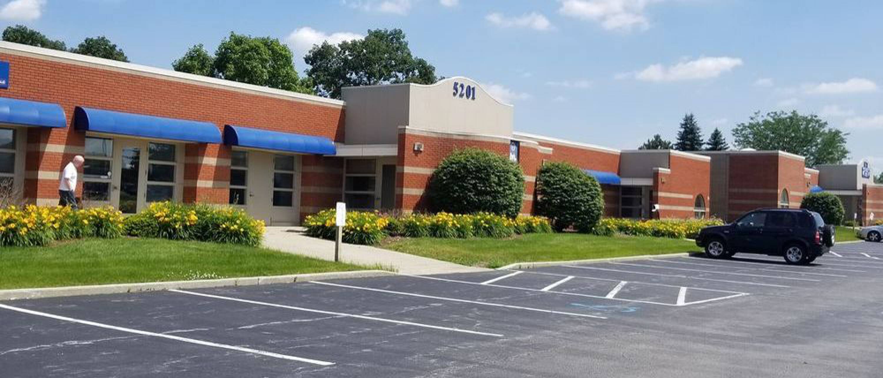 5265 Commerce & 5201-5281 Fountain Dr., Crown Point, IN 46307 | Crexi.com