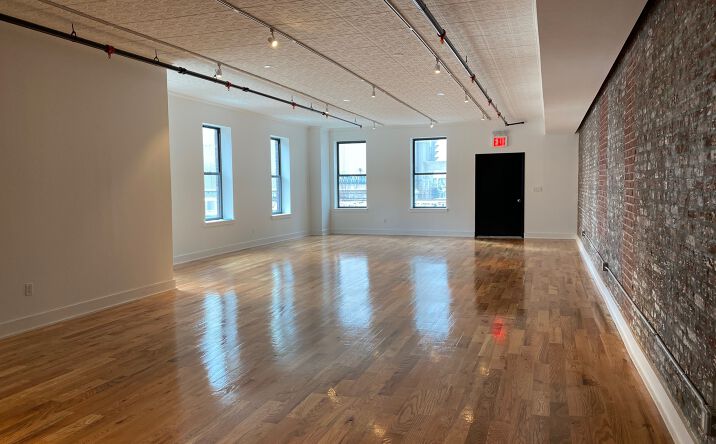 37-28 9th street 201, Queens, NY 11101 | Crexi.com