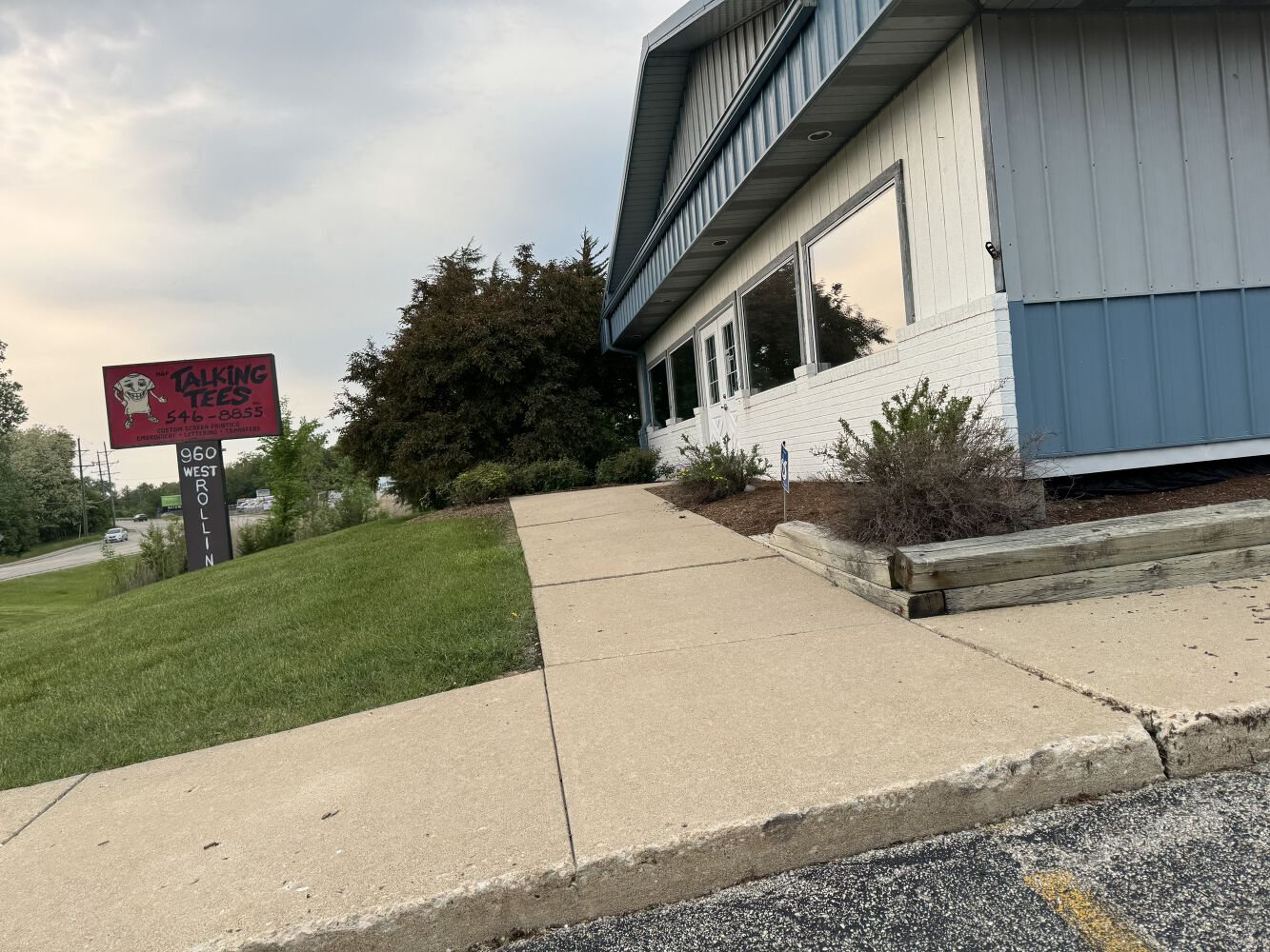 960 W Rollins Rd, Round Lake Heights, IL 60073 | Crexi.com