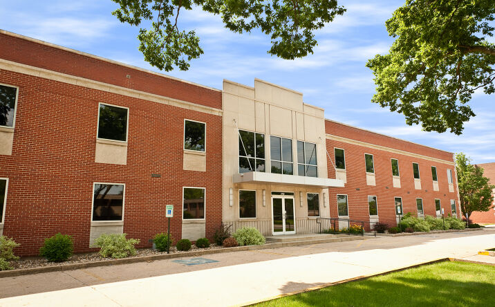 2720 1st Ave NE, Cedar Rapids, IA 52402 | Crexi.com