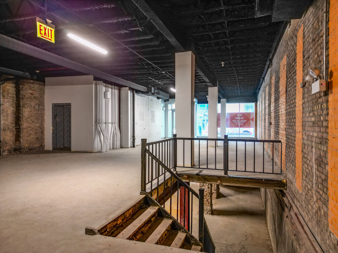 8 S Clark St, Chicago, IL 60603 | Crexi.com