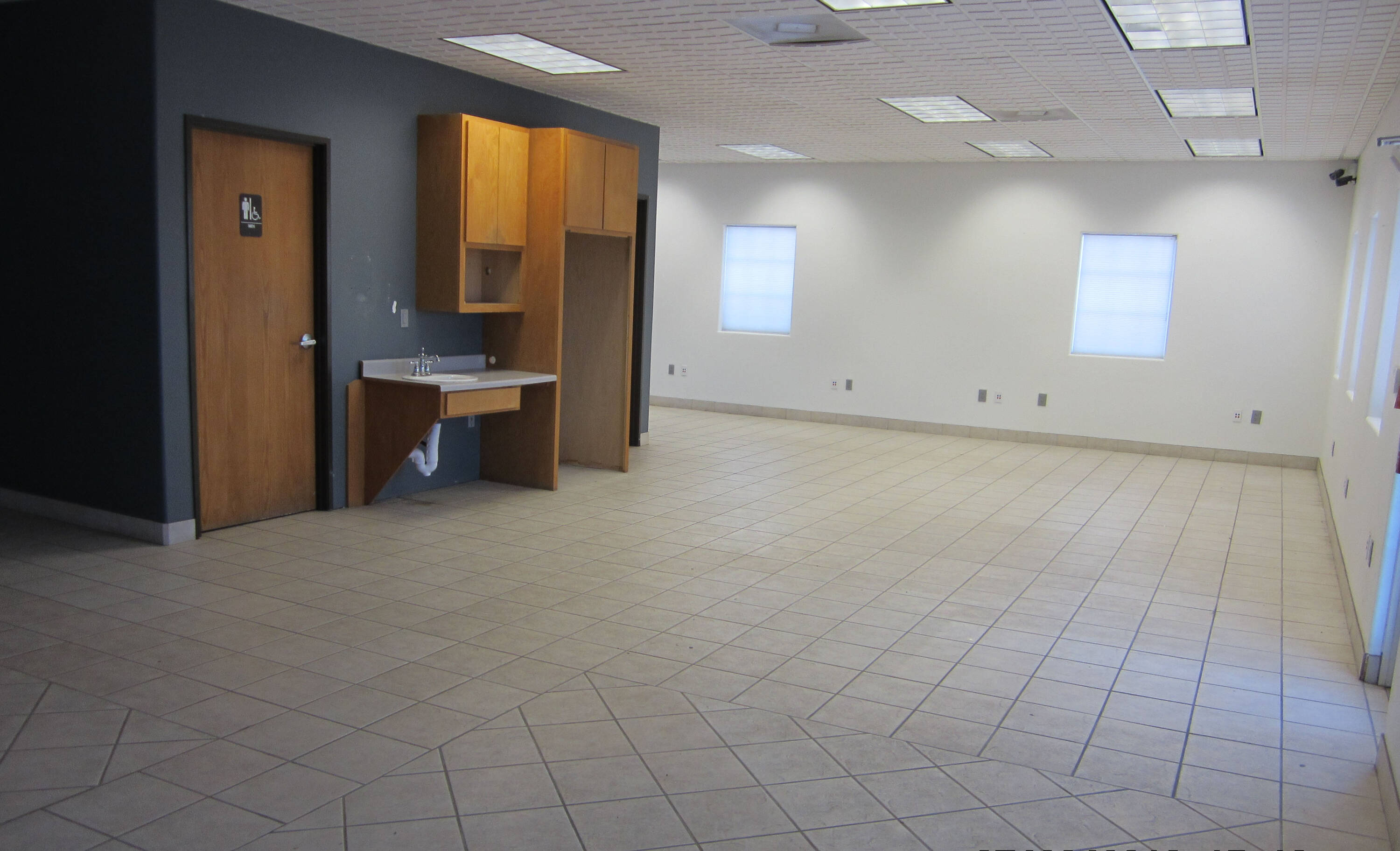 1425 Universal City Blvd, Universal City, TX 78148 | Crexi.com