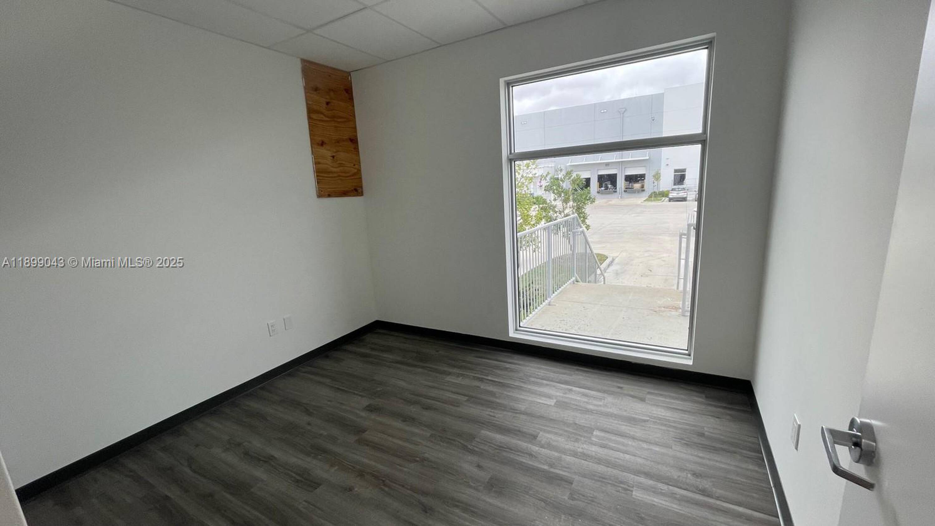 3042 NW 73rd St # 1, Miami, FL 33147 | Crexi.com