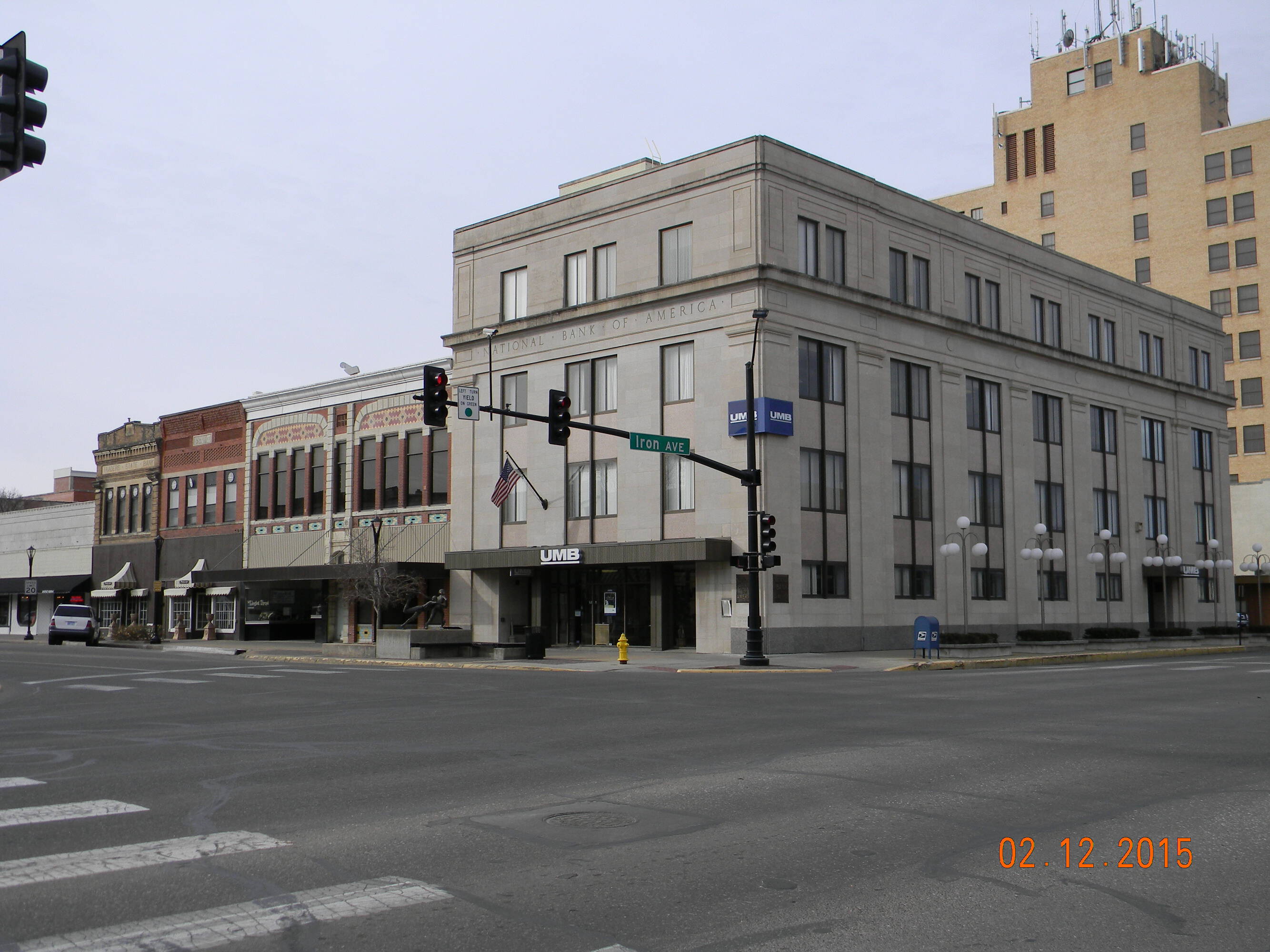 100 S SANTA FE AVE Salina KS 67401-2810 APN: 085086130201100100001 ...