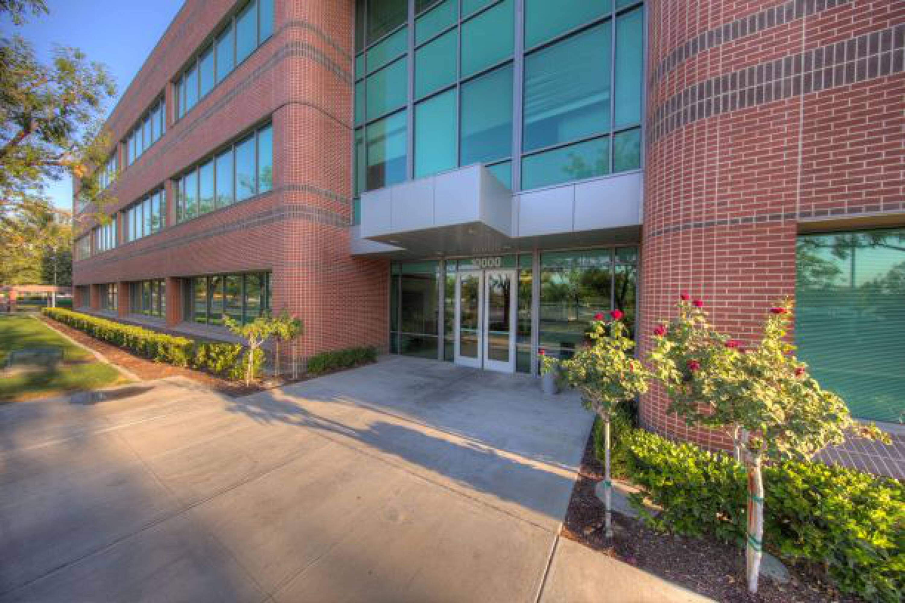 10000 STOCKDALE HWY Bakersfield CA 93311-3601 APN: 390-390-05 | Crexi.com