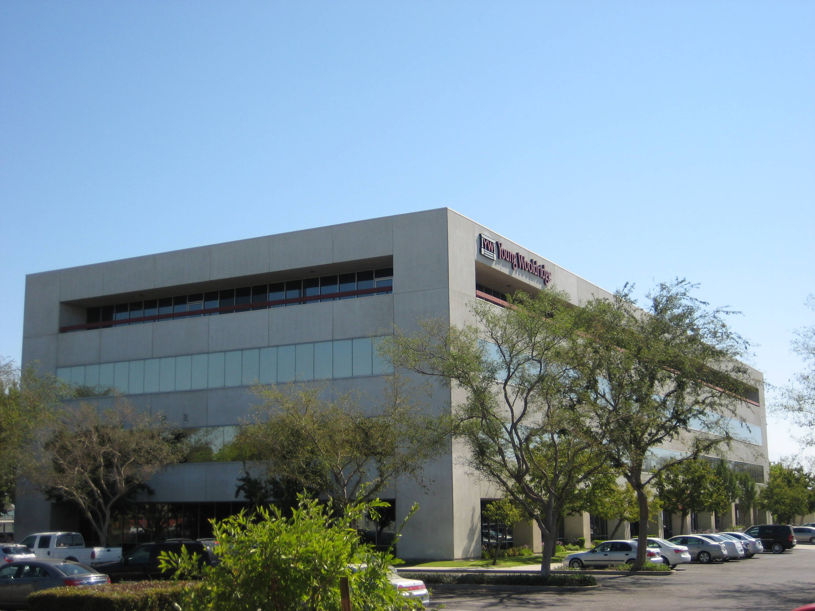 1800 30th St, Bakersfield, CA 93301 | Crexi.com