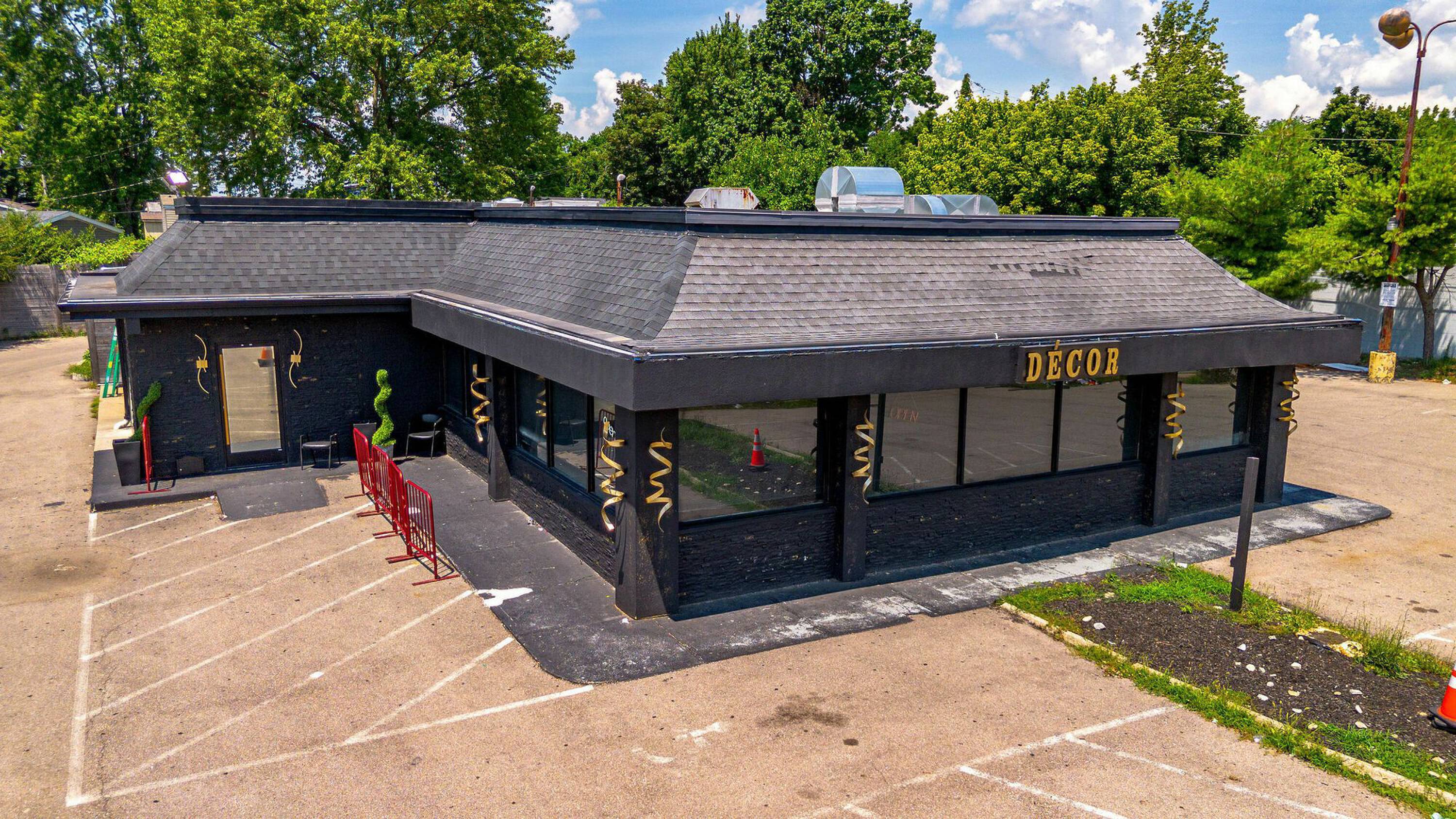 8021 Hamilton Ave, Cincinnati, OH 45231 | Crexi.com
