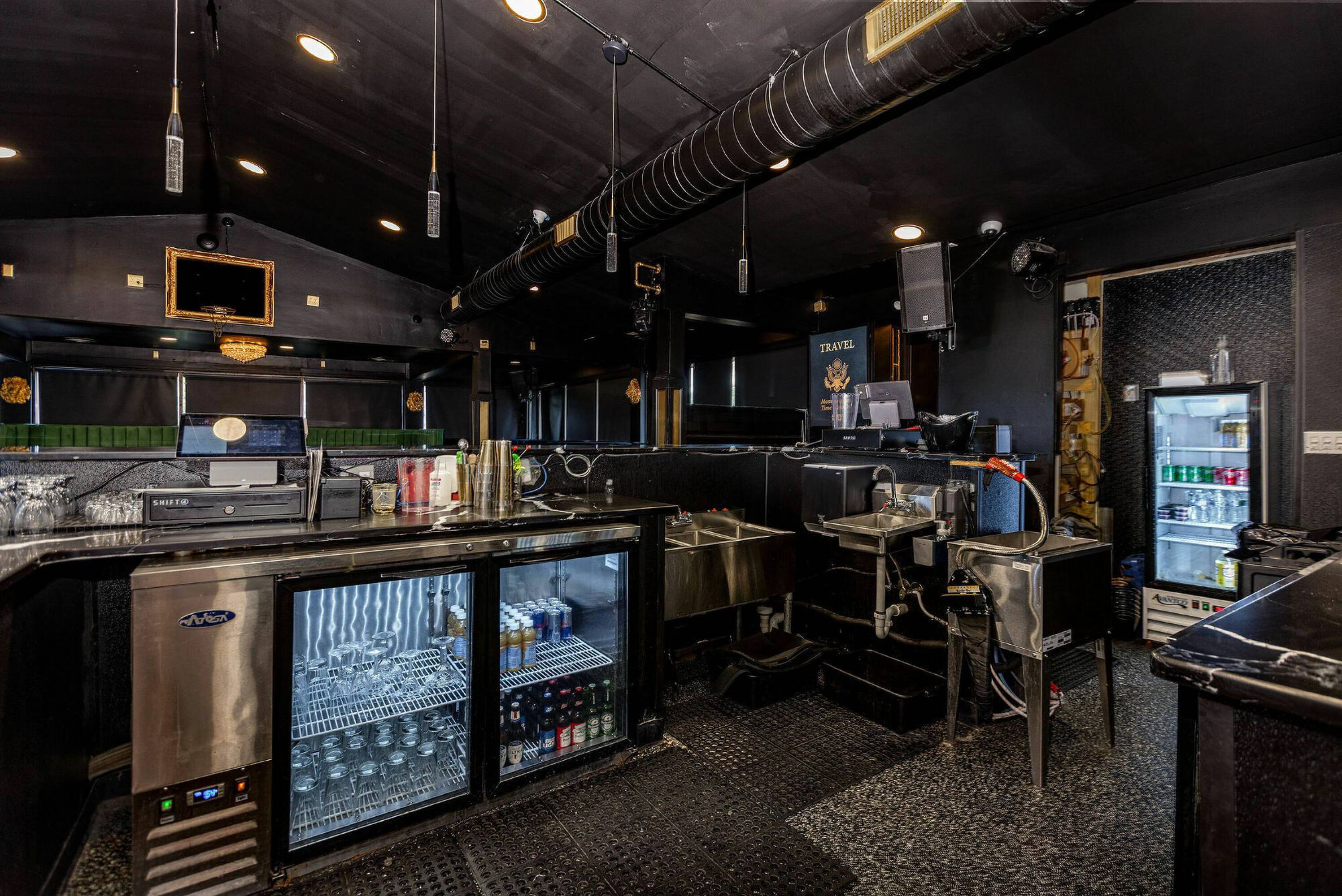 8021 Hamilton Ave, Cincinnati, OH 45231 | Crexi.com