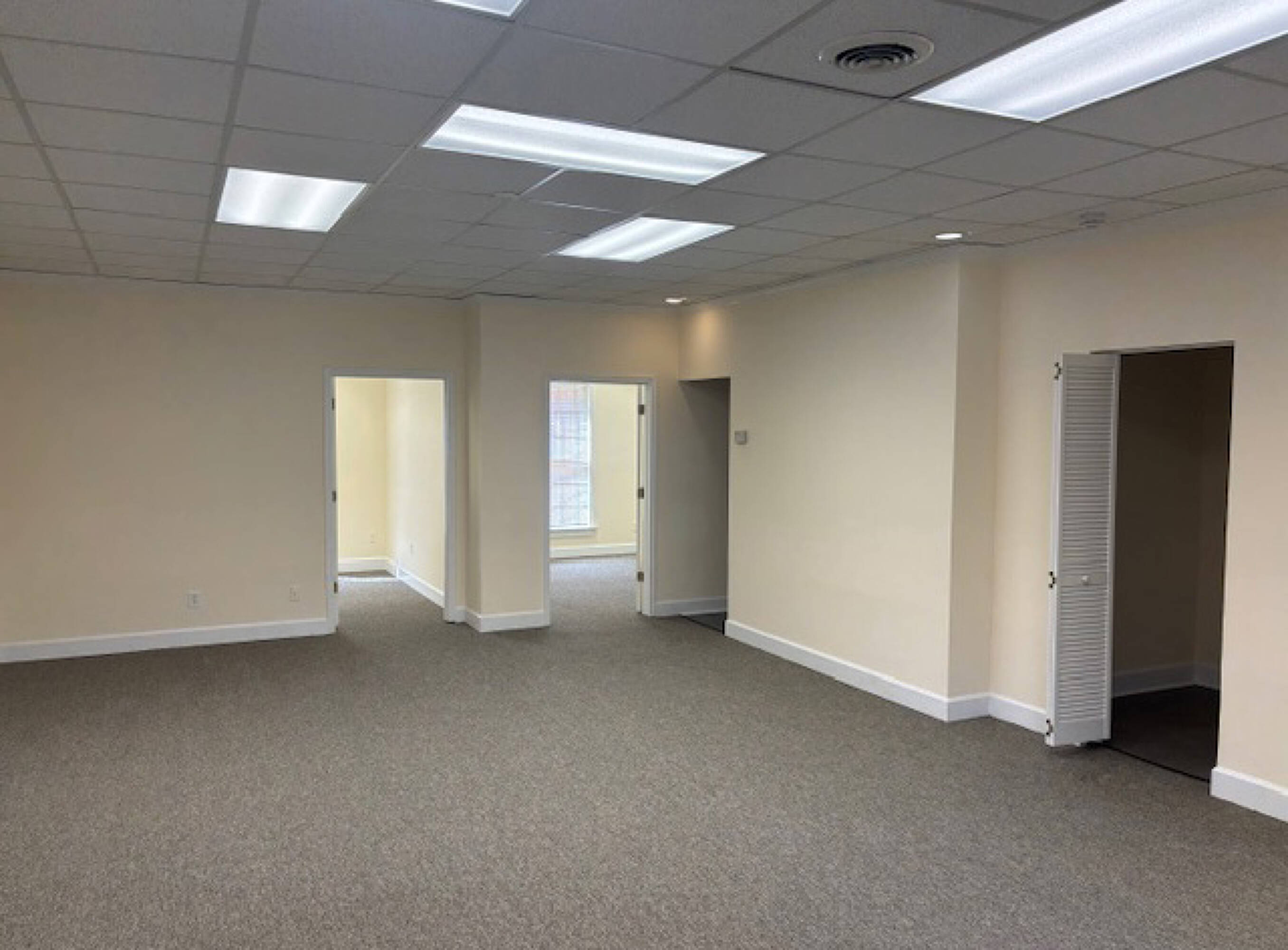 1868 Independence Square, Dunwoody, GA 30338 | Crexi.com