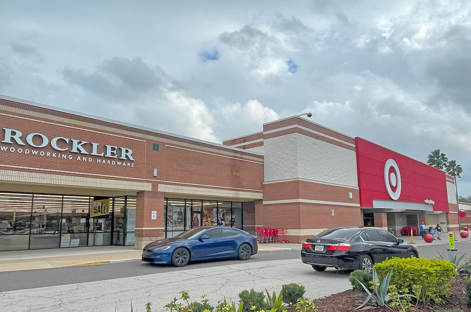 320 Brandon Town Center Dr, Brandon, FL 33511 | Crexi.com