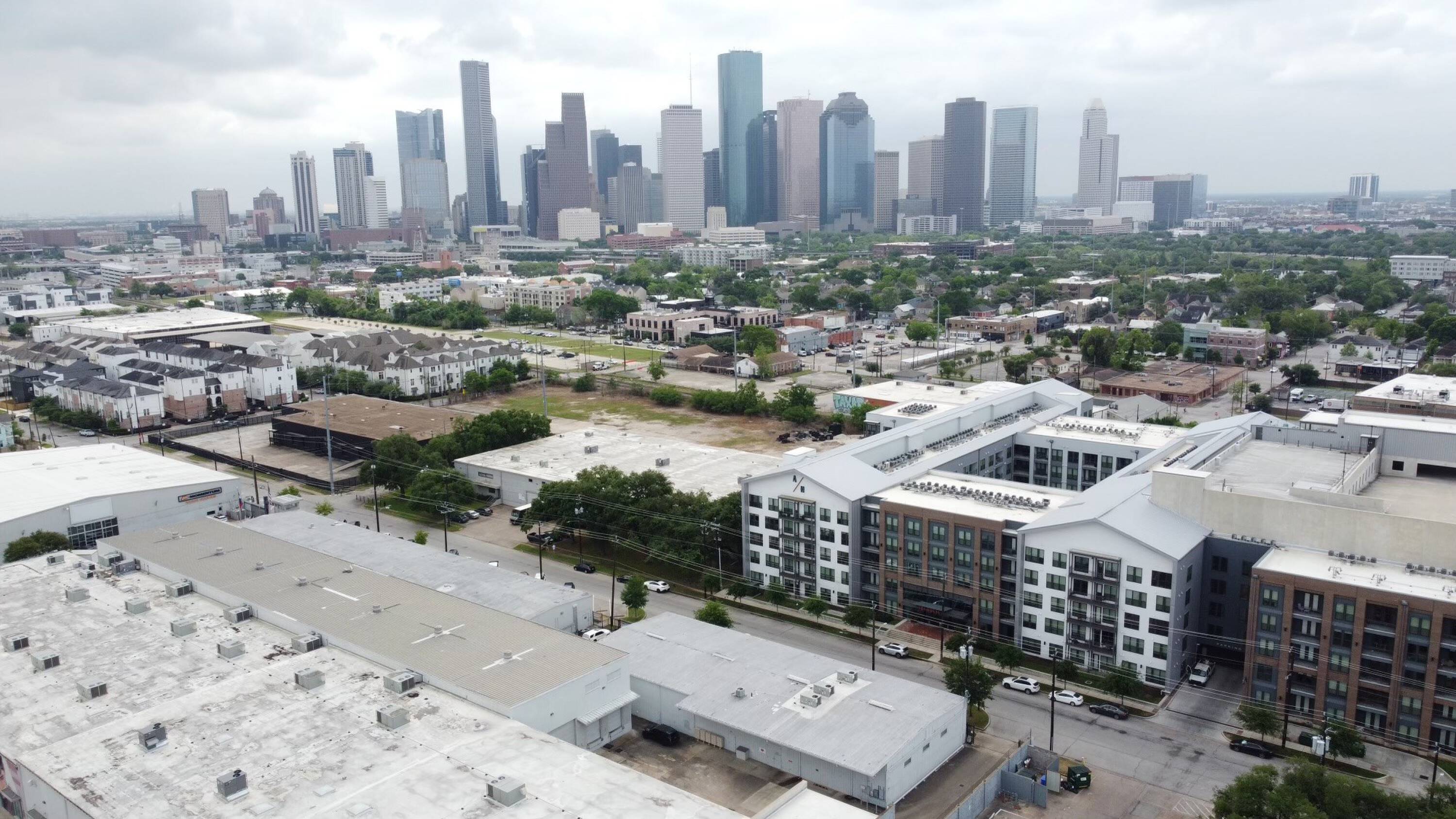 2000 Edwards St, Houston, TX 77007 | Crexi.com