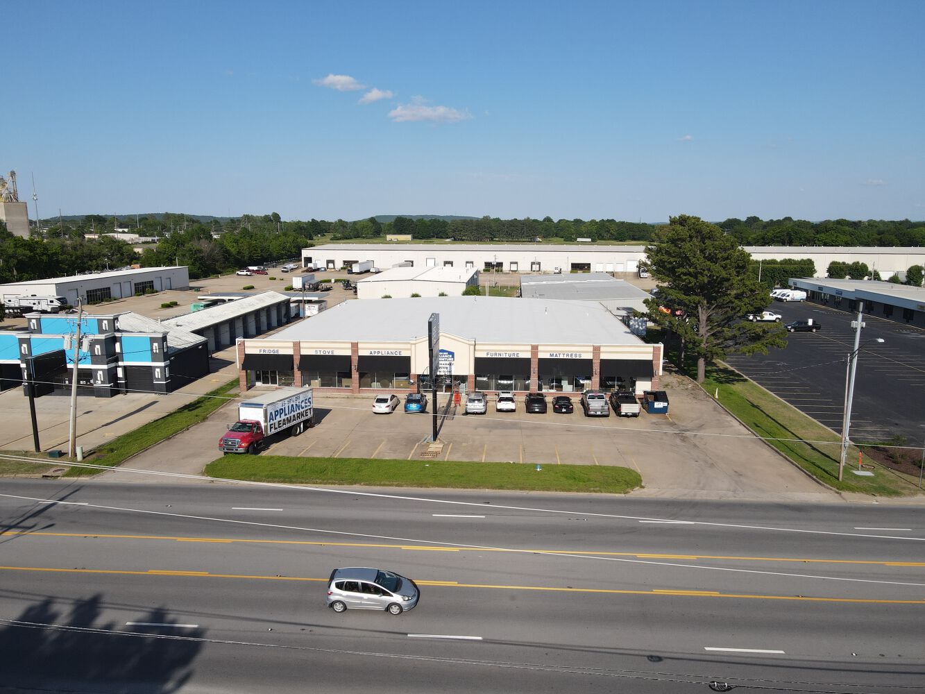 2407 S Thompson St, Springdale, AR 72764 | Crexi.com