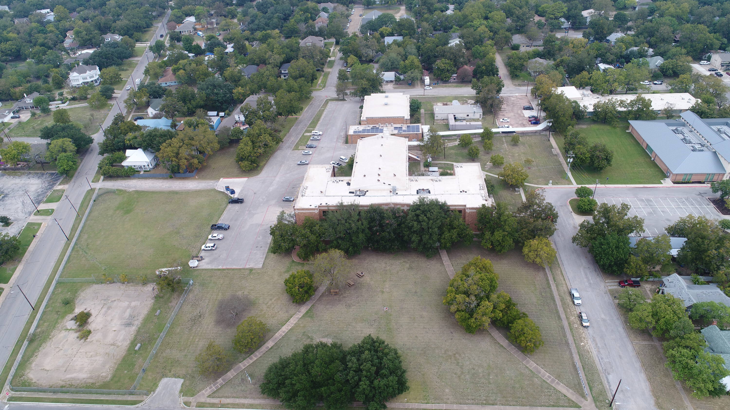 410 W 7th St, Taylor, TX 76574 | Crexi.com