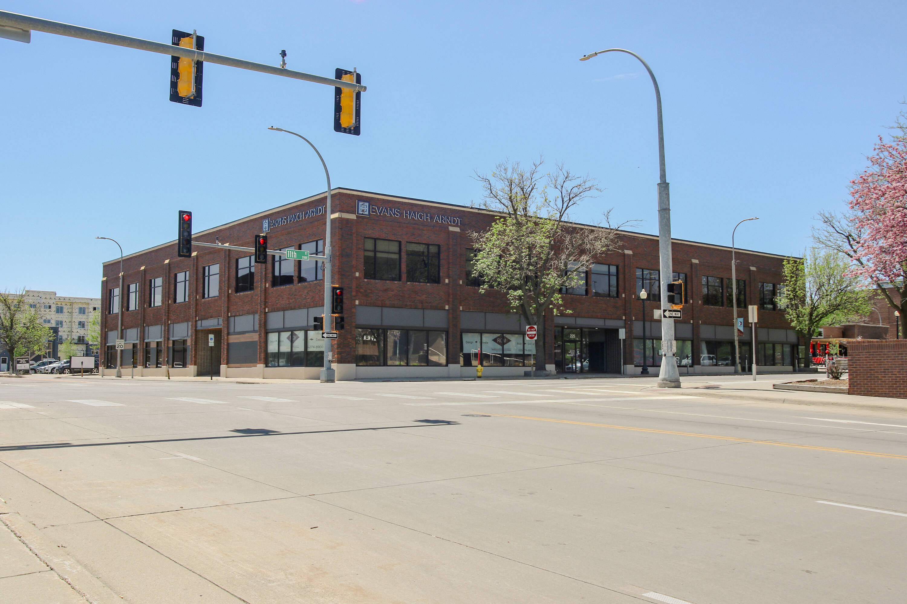 225 E 11th St, Sioux Falls, SD 57104 | Crexi.com