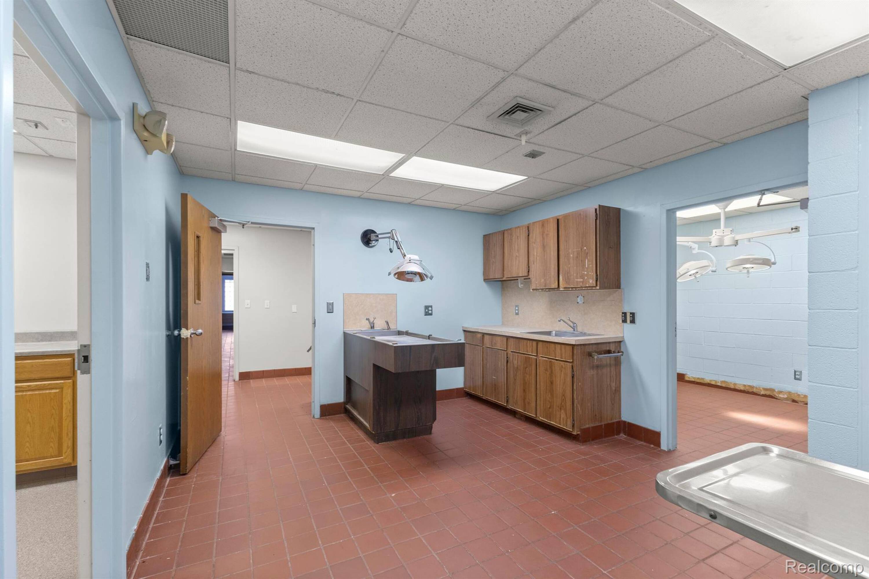 435 SUMPTER RD, Belleville, MI, 48111 - Fully Remodeled Medical Office ...