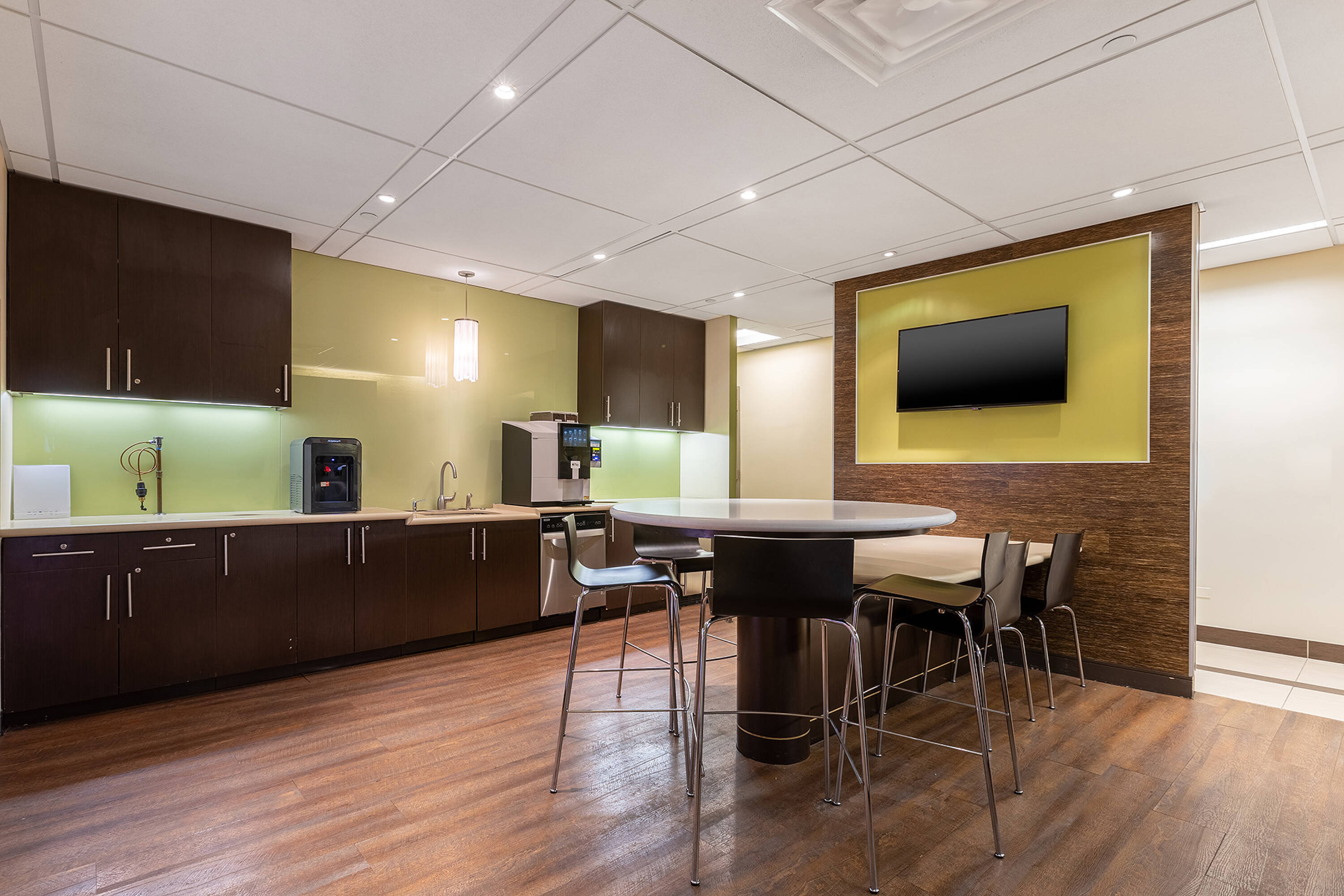 600 Third Ave 2nd Floor, New York, NY 10016 | Crexi.com