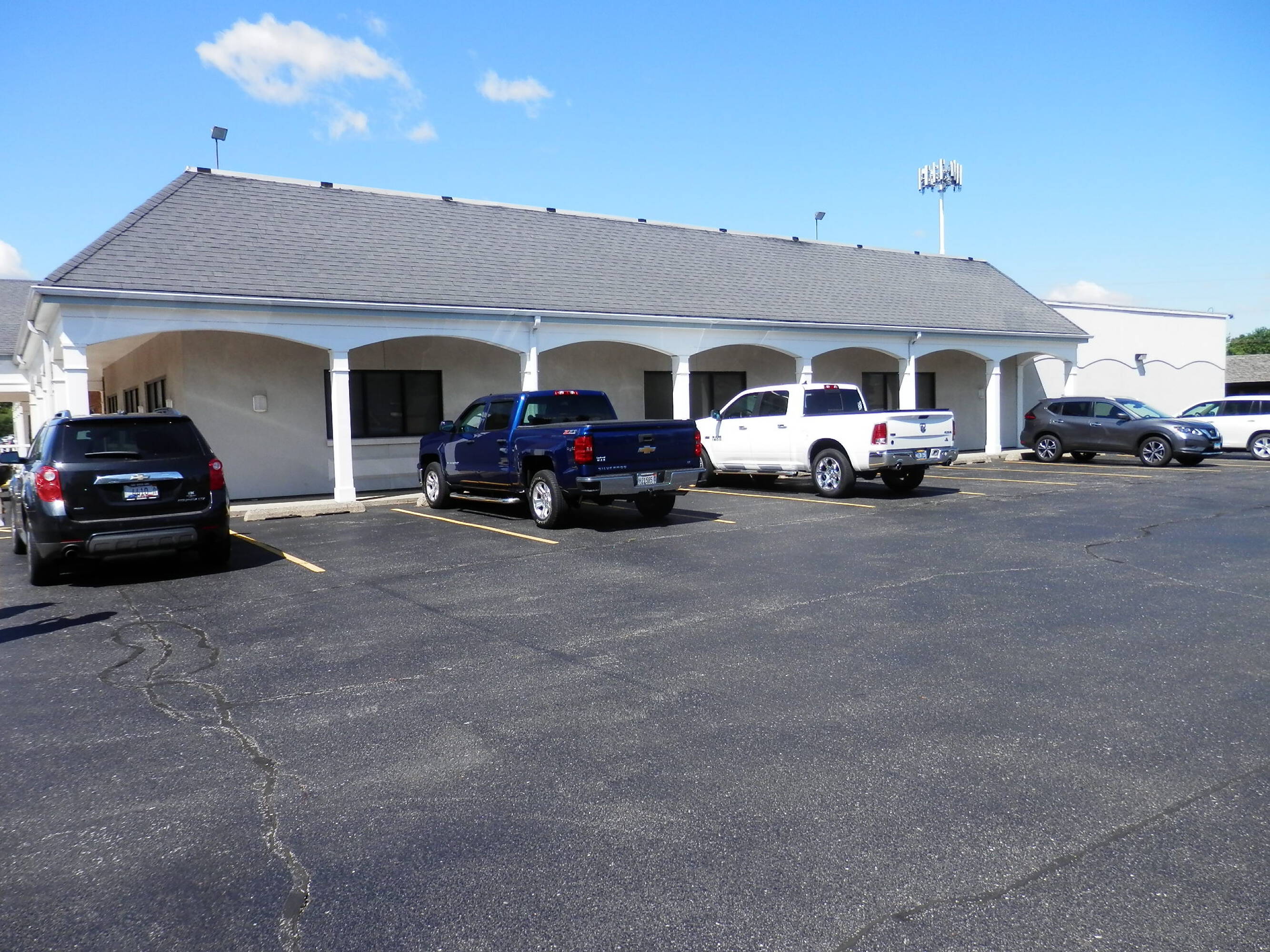 2715 W MONROE ST Springfield IL 62704-1323 APN: 14310376007 | Crexi.com