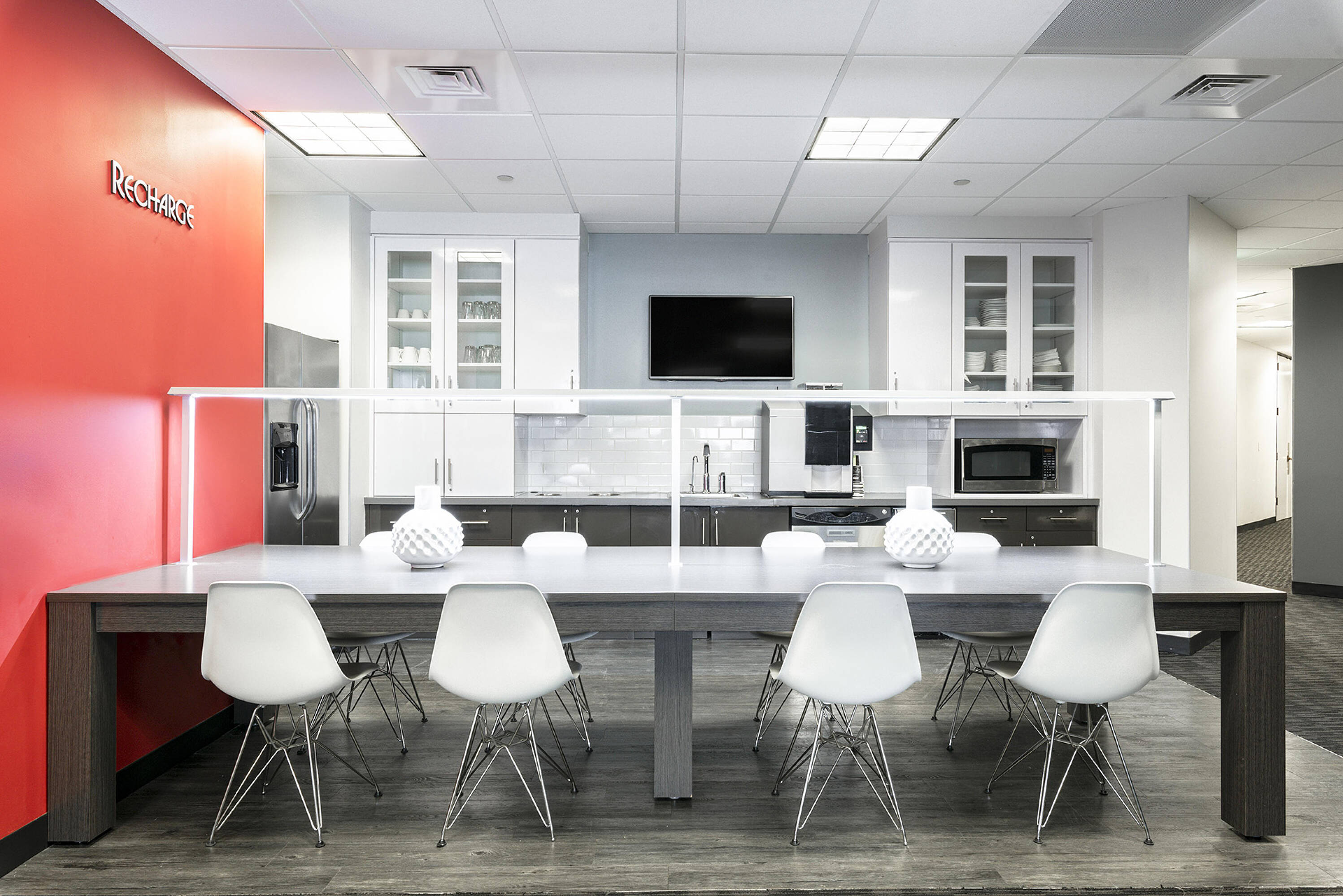 400 Renaissance Center, Detroit, MI 48243 | Crexi.com