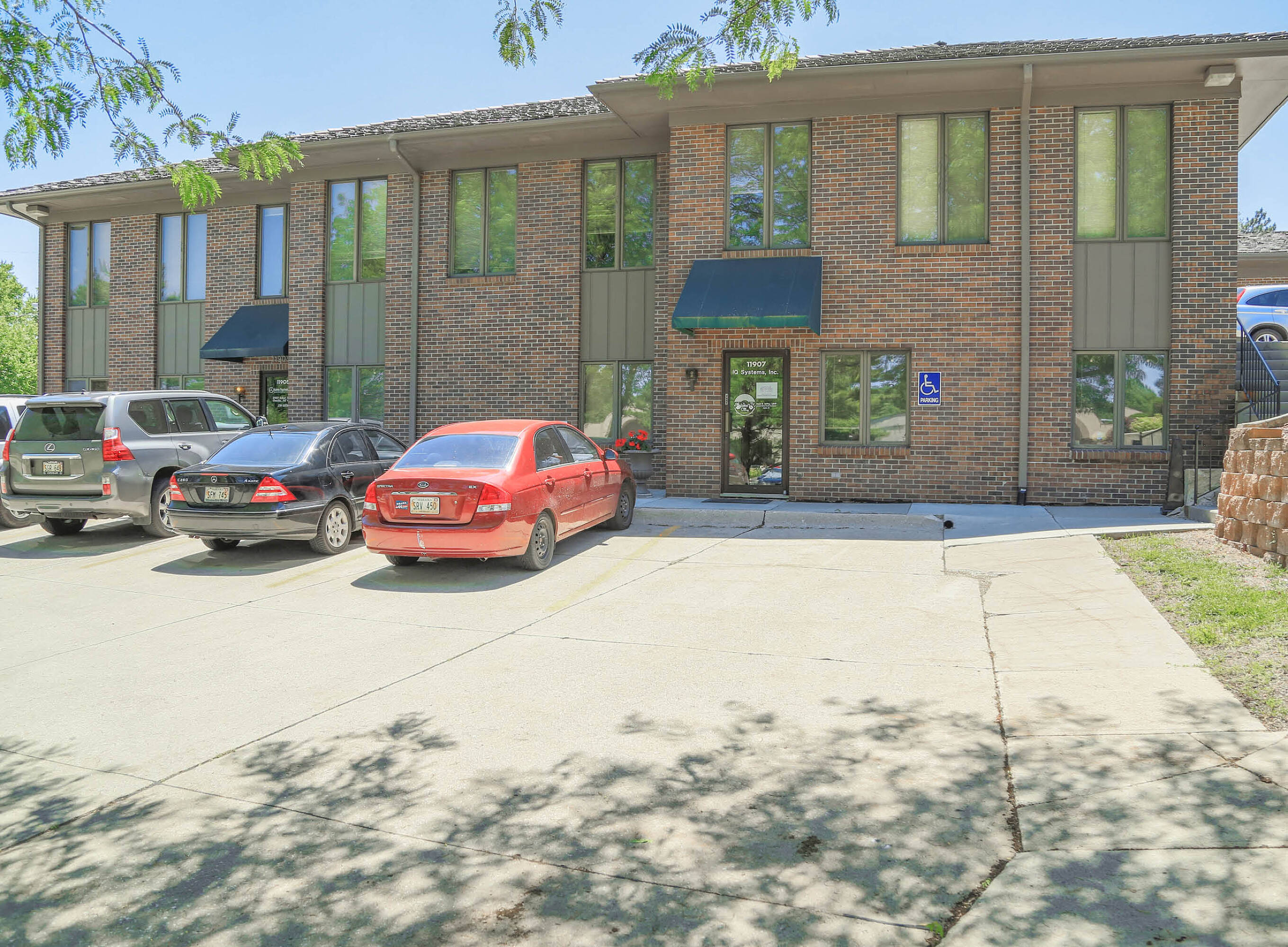 2504 S 119th St, Omaha, NE 68144 | Crexi.com