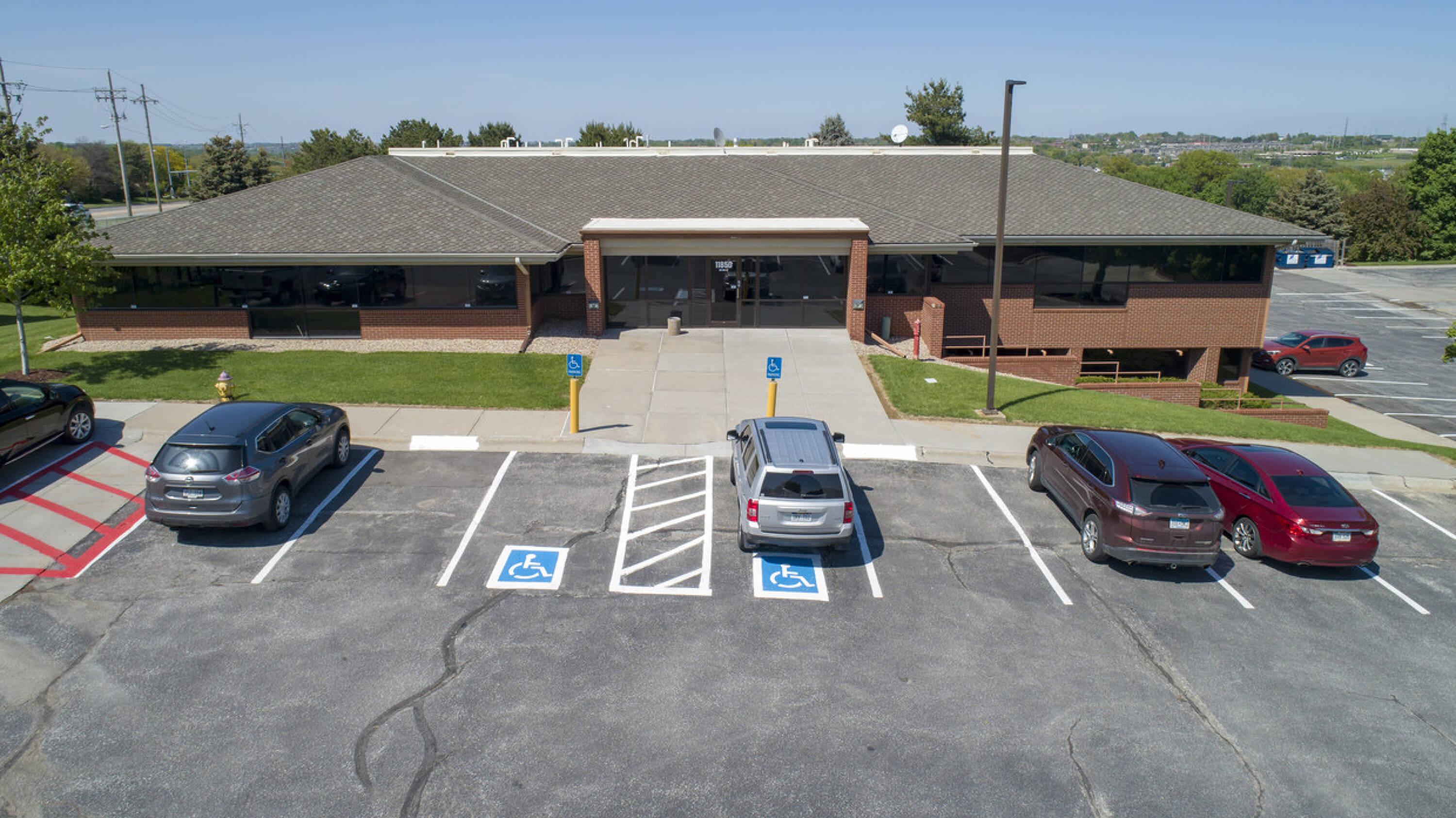 11850 Nicholas St, Omaha, NE 68154 | Crexi.com